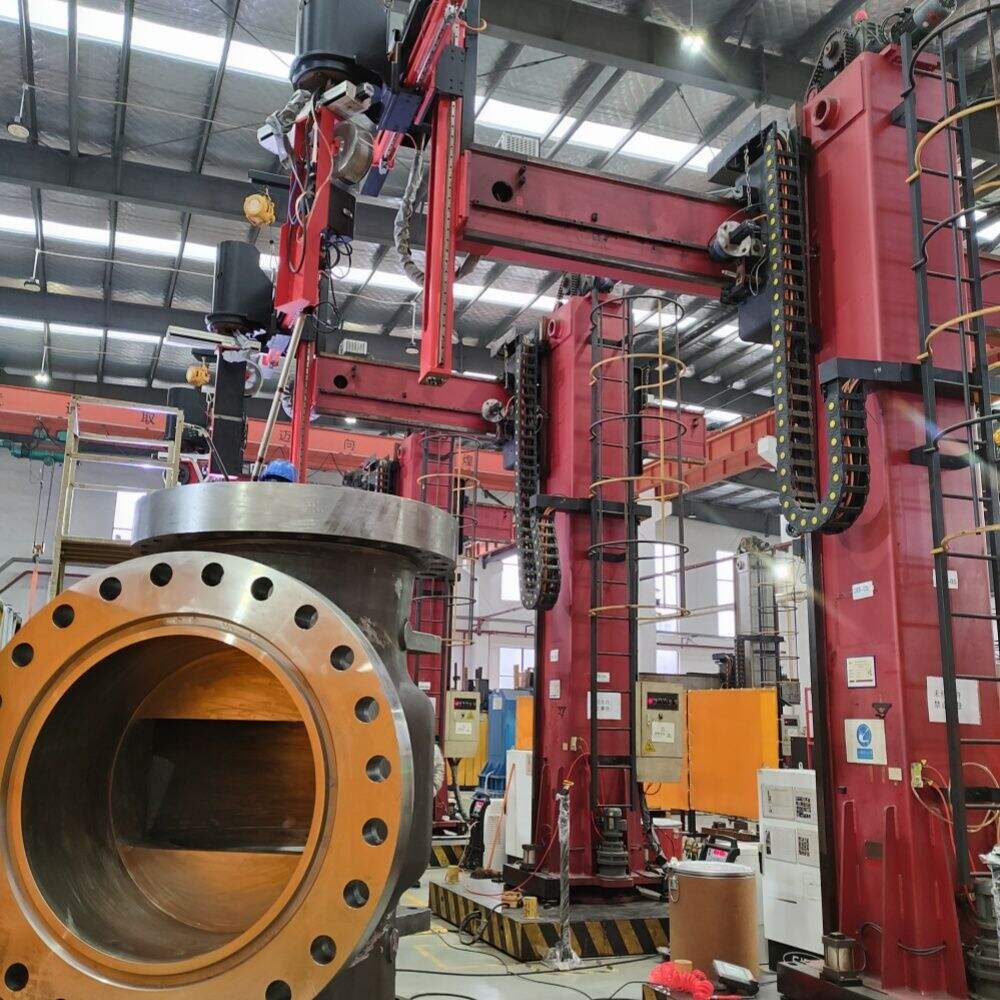 Rotating cladding station